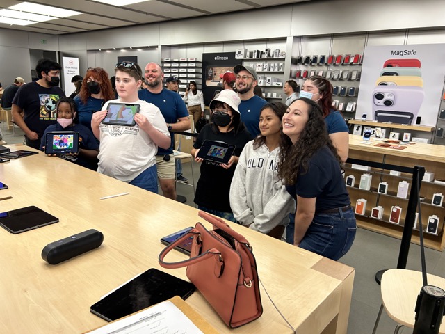 Após sugestão brasileira, Apple faz 1ª sessão para autistas nos EUA ...